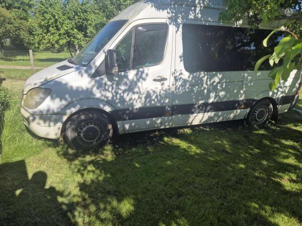 White Mercedes-Benz Sprinter 2016 in Moletai, with an engine capacity of 2.14 L and mileage of 580 thousand km for 2000 €, photo 8 on AUTOMOTO.COM.LV