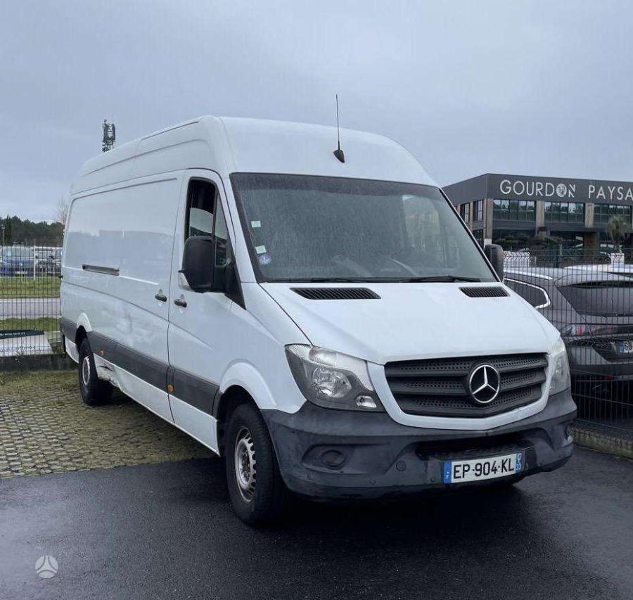 White Mercedes-Benz Sprinter 2017 in Taurage, with an engine capacity of 1.80 L and mileage of 171 thousand km for 16300 €, photo 1 on AUTOMOTO.COM.LV