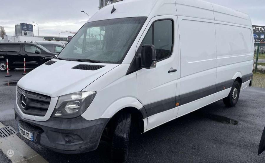 White Mercedes-Benz Sprinter 2017 in Taurage, with an engine capacity of 1.80 L and mileage of 171 thousand km for 16300 €, photo 2 on AUTOMOTO.COM.LV