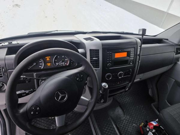 White Mercedes-Benz Sprinter 2017 in Siauliai, with an engine capacity of 2.20 L and mileage of 300 thousand km for 9350 €, photo 11 on AUTOMOTO.COM.LV