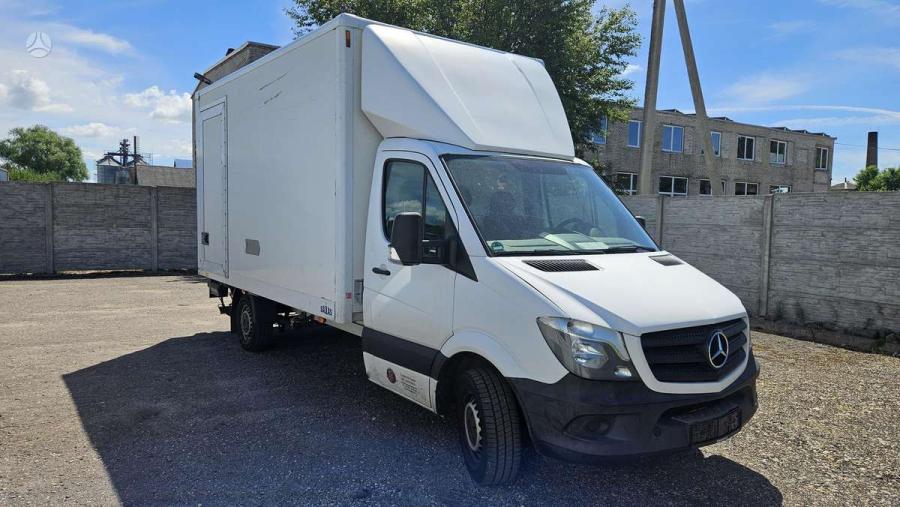White Mercedes-Benz Sprinter 2017 in Marijampole, with an engine capacity of 2.14 L and mileage of 543 thousand km for 9559 €, photo 4 on AUTOMOTO.COM.LV