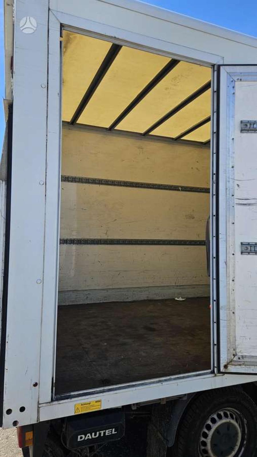 White Mercedes-Benz Sprinter 2017 in Marijampole, with an engine capacity of 2.14 L and mileage of 543 thousand km for 9559 €, photo 18 on AUTOMOTO.COM.LV