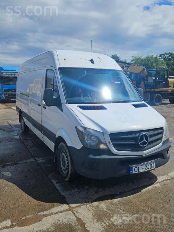 White Mercedes-Benz Sprinter 2017 in Riga, with an engine capacity of 2.20 L and mileage of 292 thousand km for 9900 €, photo 3 on AUTOMOTO.COM.LV