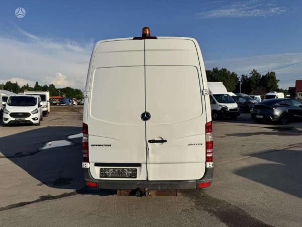 White Mercedes-Benz Sprinter 2017 in Radviliskis, with an engine capacity of 2.14 L and mileage of 422 thousand km for 11192 €, photo 6 on AUTOMOTO.COM.LV