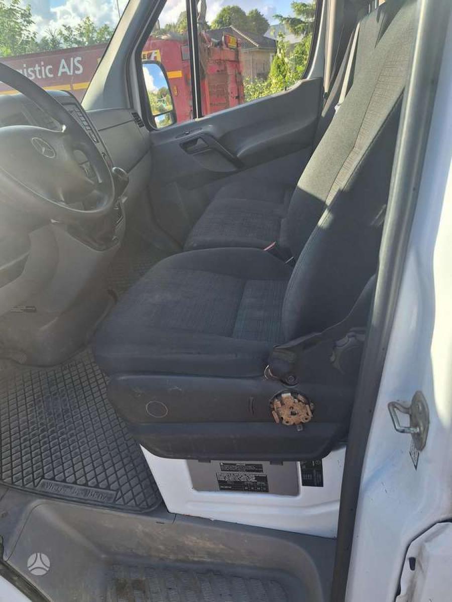 White Mercedes-Benz Sprinter 2017 in Taurage, with an engine capacity of 2.20 L and mileage of 241 thousand km for 7300 €, photo 8 on AUTOMOTO.COM.LV
