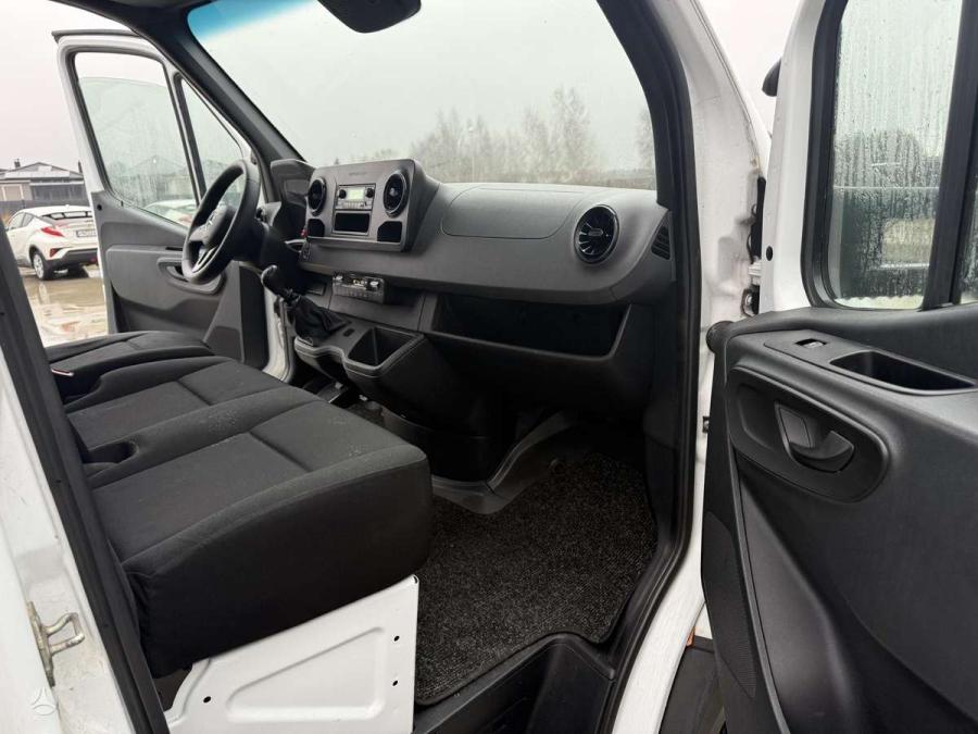 White Mercedes-Benz Sprinter 2018 in Klaipeda, with an engine capacity of 2.20 L and mileage of 244 thousand km for 36500 €, photo 21 on AUTOMOTO.COM.LV