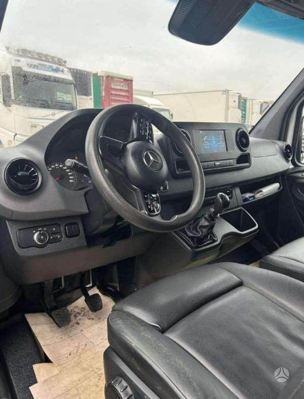White Mercedes-Benz Sprinter 2018 in Kaunas, with an engine capacity of 2.20 L and mileage of 190 thousand km for 18300 €, photo 4 on AUTOMOTO.COM.LV