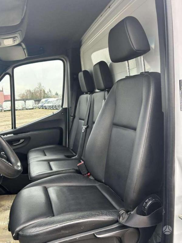 White Mercedes-Benz Sprinter 2018 in Kaunas, with an engine capacity of 2.20 L and mileage of 190 thousand km for 18300 €, photo 7 on AUTOMOTO.COM.LV