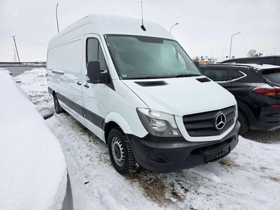 White Mercedes-Benz Sprinter 2018 in Siauliai, with an engine capacity of 2.14 L and mileage of 279 thousand km for 10900 €, photo 1 on AUTOMOTO.COM.LV