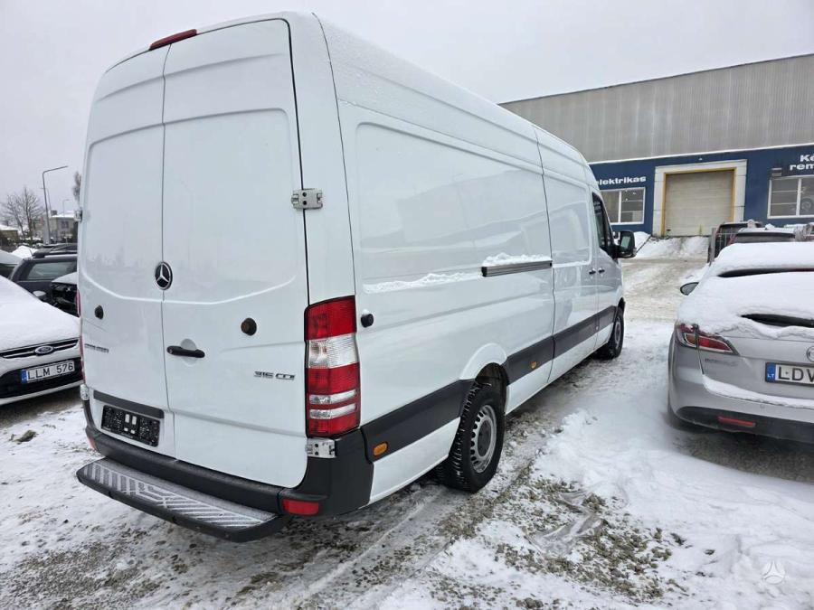 White Mercedes-Benz Sprinter 2018 in Siauliai, with an engine capacity of 2.14 L and mileage of 279 thousand km for 10900 €, photo 3 on AUTOMOTO.COM.LV