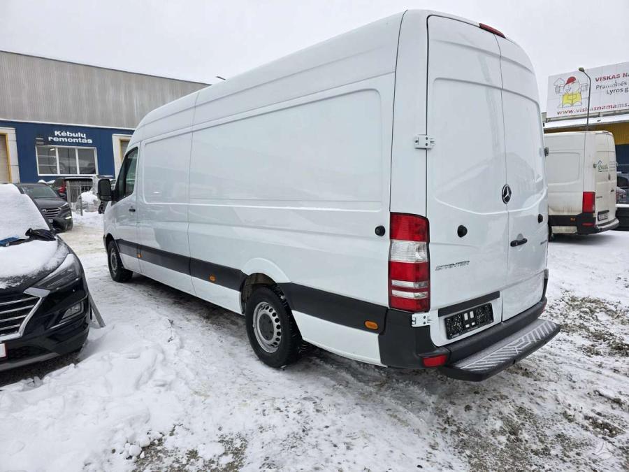 White Mercedes-Benz Sprinter 2018 in Siauliai, with an engine capacity of 2.14 L and mileage of 279 thousand km for 10900 €, photo 4 on AUTOMOTO.COM.LV