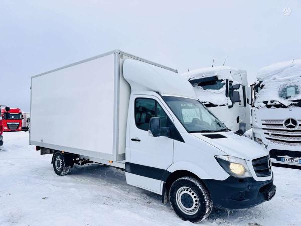 White Mercedes-Benz Sprinter 2018 in Vilnius, with an engine capacity of 2.14 L and mileage of 251 thousand km for 14900 €, photo 3 on AUTOMOTO.COM.LV