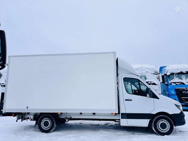 White Mercedes-Benz Sprinter 2018 in Vilnius, with an engine capacity of 2.14 L and mileage of 251 thousand km for 14900 €, photo 4 on AUTOMOTO.COM.LV