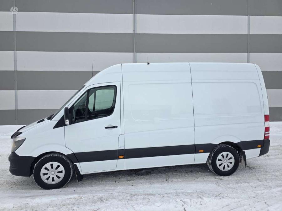 White Mercedes-Benz Sprinter 2018 in Siauliai, with an engine capacity of 2.20 L and mileage of 300 thousand km for 9350 €, photo 1 on AUTOMOTO.COM.LV