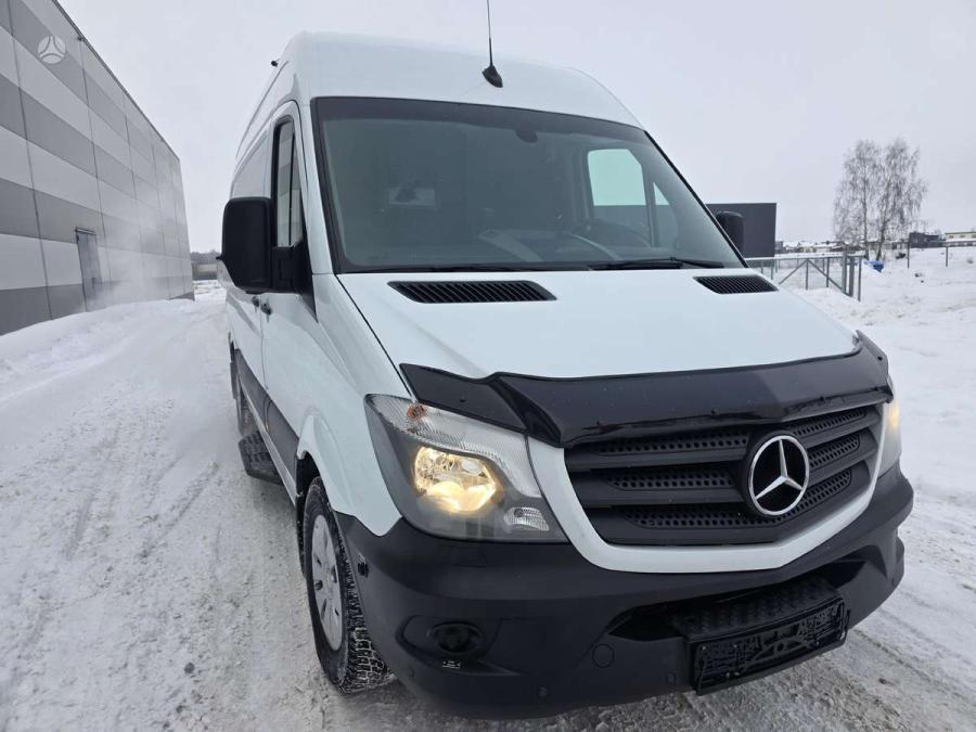 White Mercedes-Benz Sprinter 2018 in Siauliai, with an engine capacity of 2.20 L and mileage of 300 thousand km for 9350 €, photo 8 on AUTOMOTO.COM.LV
