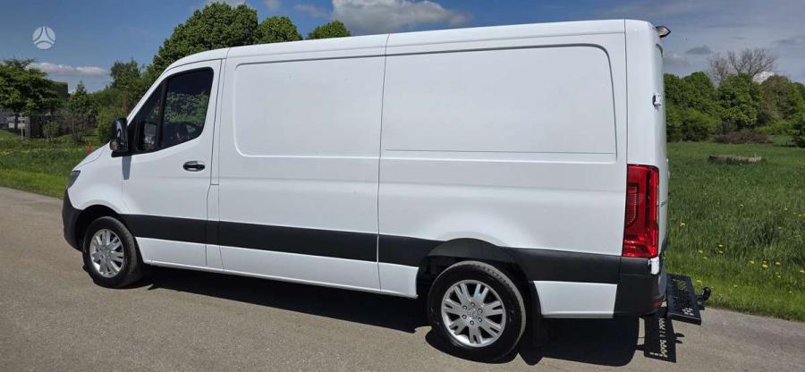 White Mercedes-Benz Sprinter 2018 in Siauliai, with an engine capacity of 2.15 L and mileage of 313 thousand km for 11300 €, photo 4 on AUTOMOTO.COM.LV