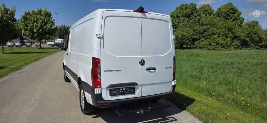 White Mercedes-Benz Sprinter 2018 in Siauliai, with an engine capacity of 2.15 L and mileage of 313 thousand km for 11300 €, photo 6 on AUTOMOTO.COM.LV