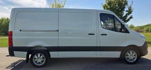 White Mercedes-Benz Sprinter 2018 in Siauliai, with an engine capacity of 2.15 L and mileage of 313 thousand km for 11300 €, photo 9 on AUTOMOTO.COM.LV