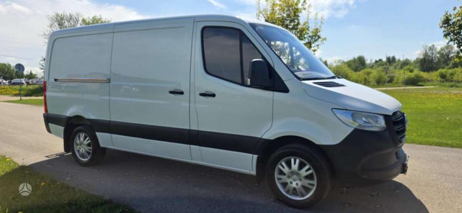 White Mercedes-Benz Sprinter 2018 in Siauliai, with an engine capacity of 2.15 L and mileage of 313 thousand km for 11300 €, photo 10 on AUTOMOTO.COM.LV