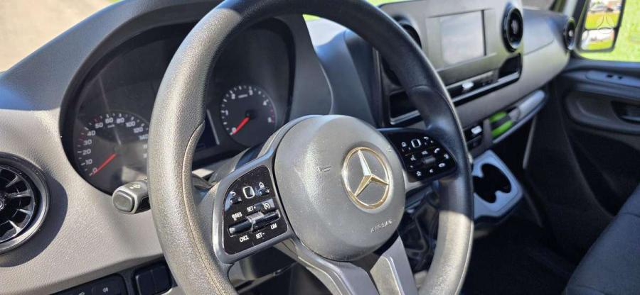 White Mercedes-Benz Sprinter 2018 in Siauliai, with an engine capacity of 2.15 L and mileage of 313 thousand km for 11300 €, photo 15 on AUTOMOTO.COM.LV