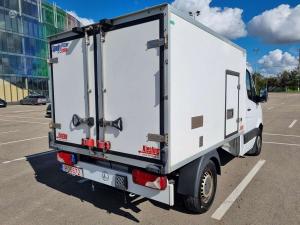 White Mercedes-Benz Sprinter 2018 in Siauliai, with an engine capacity of 2.14 L and mileage of 366 thousand km for 14200 €, photo 5 on AUTOMOTO.COM.LV