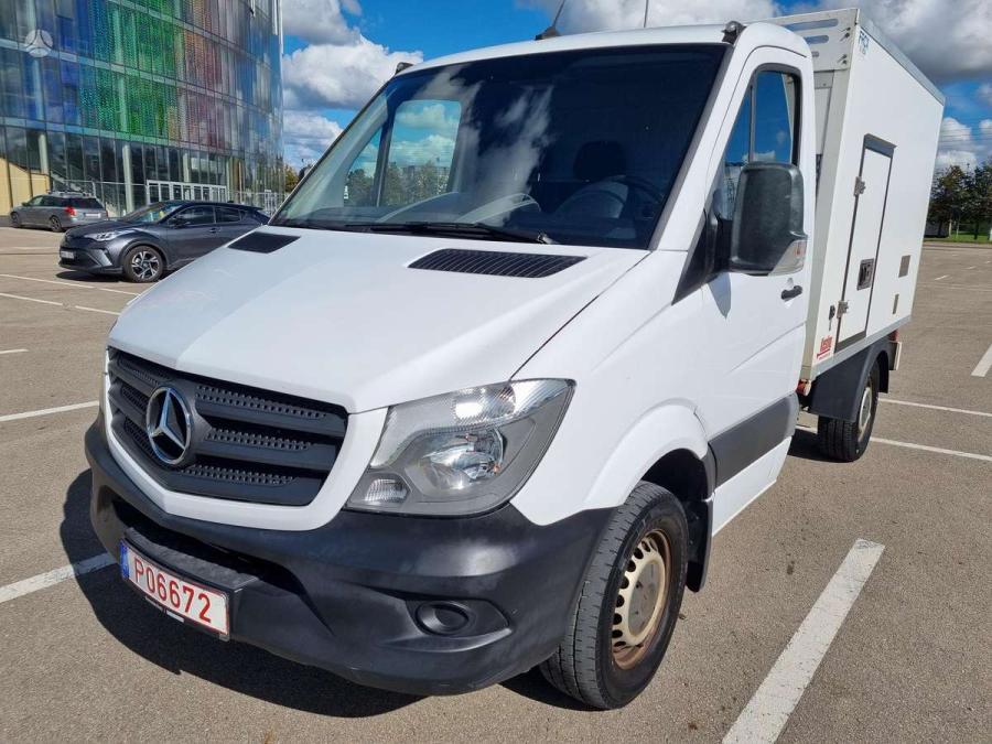 White Mercedes-Benz Sprinter 2018 in Siauliai, with an engine capacity of 2.14 L and mileage of 366 thousand km for 14200 €, photo 12 on AUTOMOTO.COM.LV