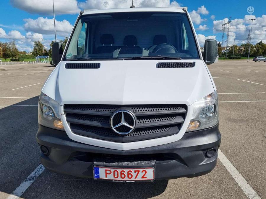 White Mercedes-Benz Sprinter 2018 in Siauliai, with an engine capacity of 2.14 L and mileage of 366 thousand km for 14200 €, photo 13 on AUTOMOTO.COM.LV