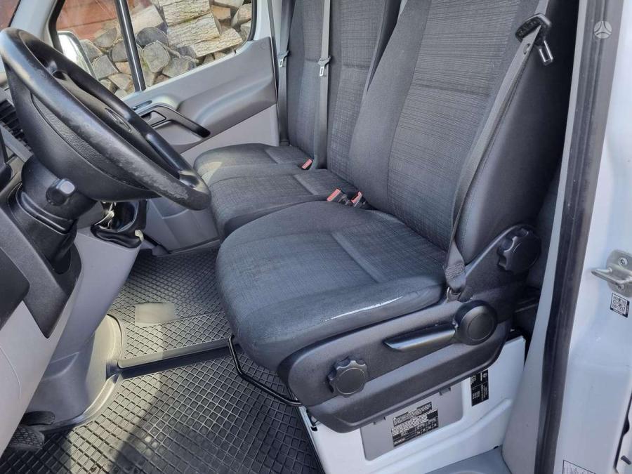 White Mercedes-Benz Sprinter 2018 in Siauliai, with an engine capacity of 2.14 L and mileage of 366 thousand km for 14200 €, photo 15 on AUTOMOTO.COM.LV