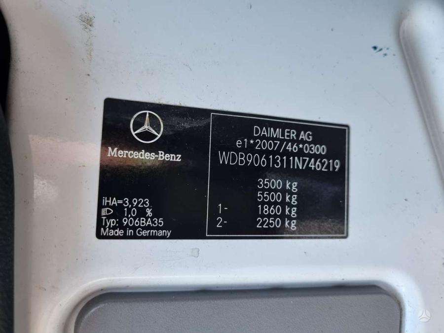 White Mercedes-Benz Sprinter 2018 in Siauliai, with an engine capacity of 2.14 L and mileage of 366 thousand km for 14200 €, photo 18 on AUTOMOTO.COM.LV