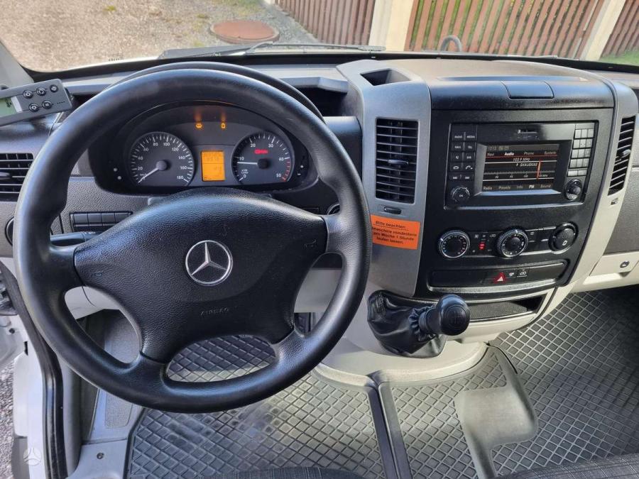 White Mercedes-Benz Sprinter 2018 in Siauliai, with an engine capacity of 2.14 L and mileage of 366 thousand km for 14200 €, photo 22 on AUTOMOTO.COM.LV
