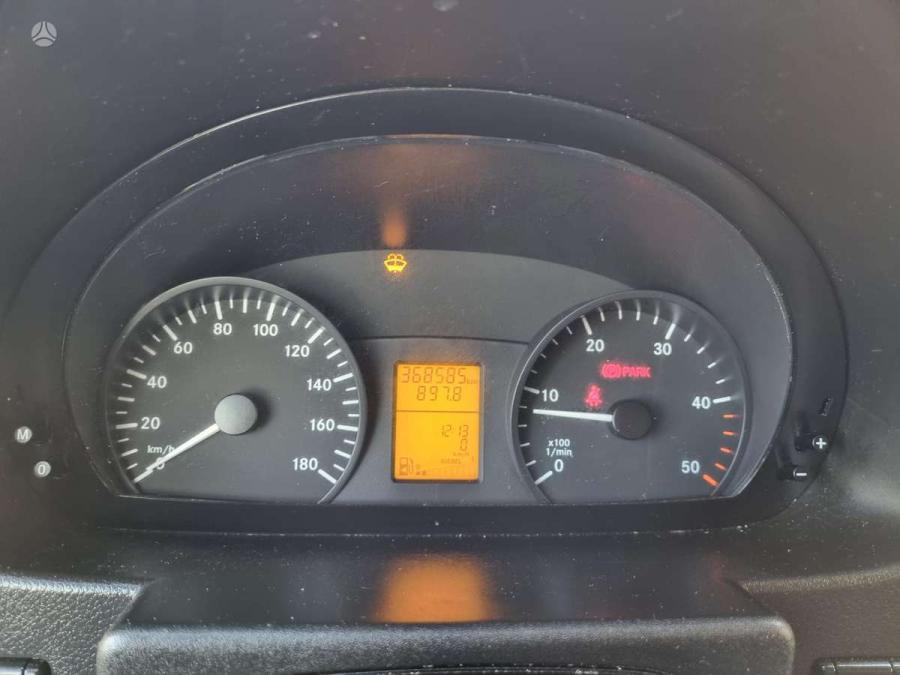 White Mercedes-Benz Sprinter 2018 in Siauliai, with an engine capacity of 2.14 L and mileage of 366 thousand km for 14200 €, photo 23 on AUTOMOTO.COM.LV