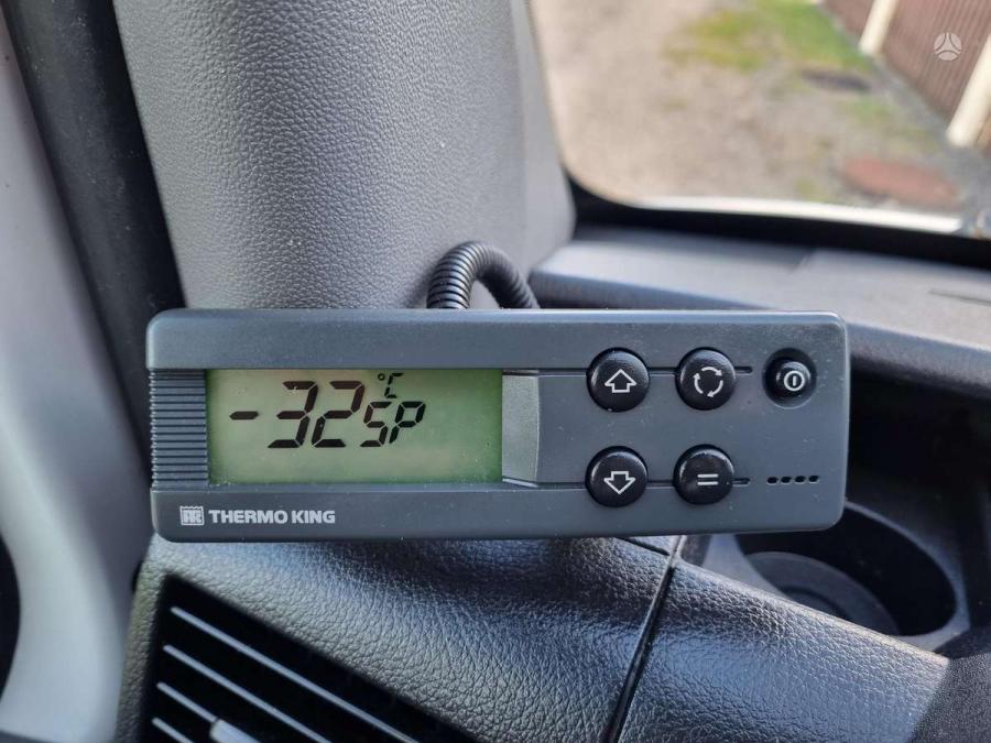 White Mercedes-Benz Sprinter 2018 in Siauliai, with an engine capacity of 2.14 L and mileage of 366 thousand km for 14200 €, photo 26 on AUTOMOTO.COM.LV