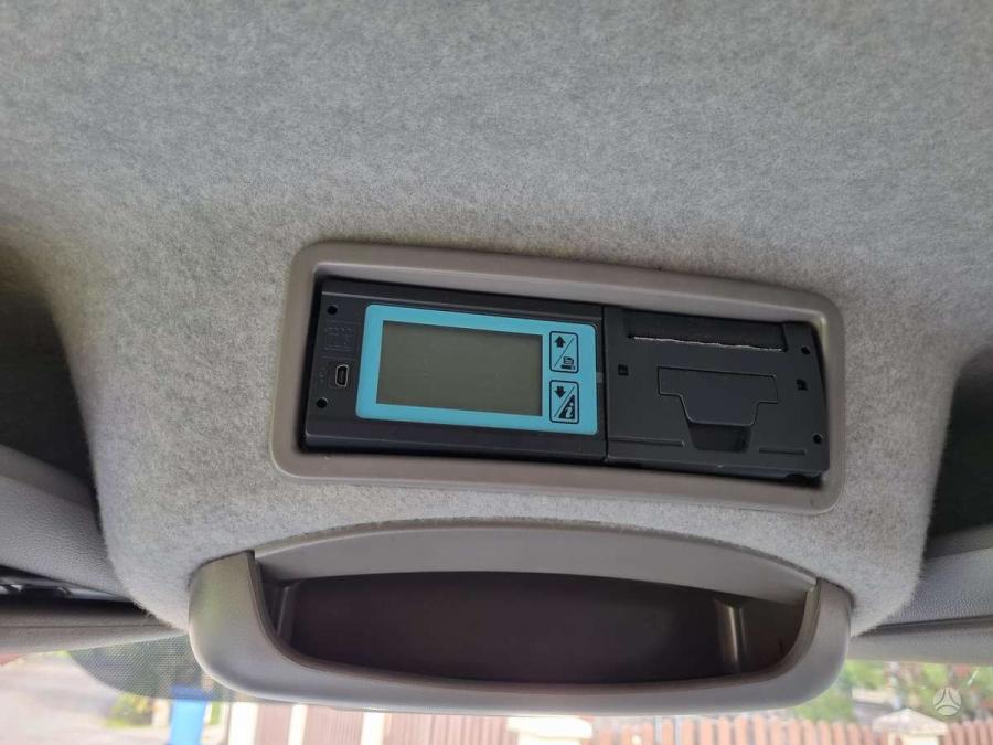 White Mercedes-Benz Sprinter 2018 in Siauliai, with an engine capacity of 2.14 L and mileage of 366 thousand km for 14200 €, photo 27 on AUTOMOTO.COM.LV