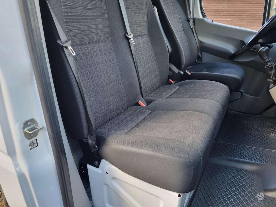 White Mercedes-Benz Sprinter 2018 in Siauliai, with an engine capacity of 2.14 L and mileage of 366 thousand km for 14200 €, photo 30 on AUTOMOTO.COM.LV