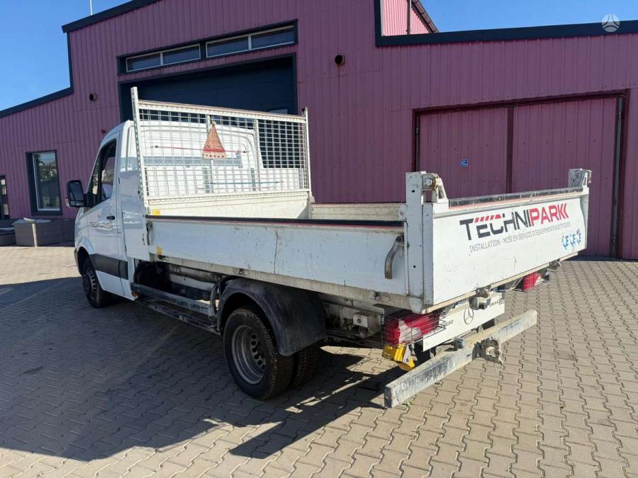 White Mercedes-Benz Sprinter 2018 in Kaunas, with an engine capacity of 2.20 L and mileage of 214 thousand km for 13200 €, photo 4 on AUTOMOTO.COM.LV