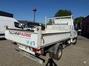 White Mercedes-Benz Sprinter 2018 in Kaunas, with an engine capacity of 2.20 L and mileage of 214 thousand km for 13200 €, photo 5 on AUTOMOTO.COM.LV