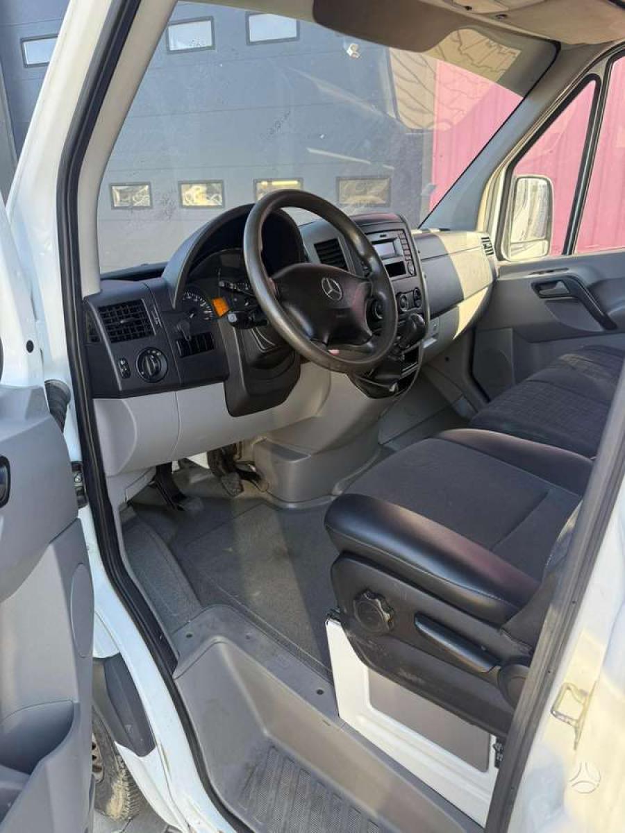 White Mercedes-Benz Sprinter 2018 in Kaunas, with an engine capacity of 2.20 L and mileage of 214 thousand km for 13200 €, photo 10 on AUTOMOTO.COM.LV
