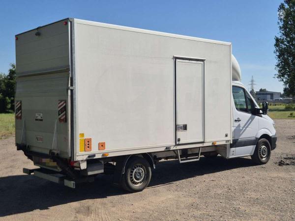 White Mercedes-Benz Sprinter 2018 in Taurage, with an engine capacity of 2.14 L and mileage of 330 thousand km for 8500 €, photo 5 on AUTOMOTO.COM.LV