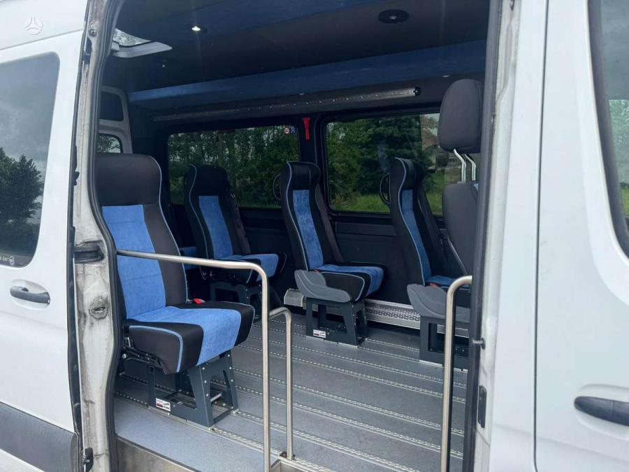 White Mercedes-Benz Sprinter 2018 in Taurage, with an engine capacity of 2.14 L and mileage of 392 thousand km for 16000 €, photo 9 on AUTOMOTO.COM.LV