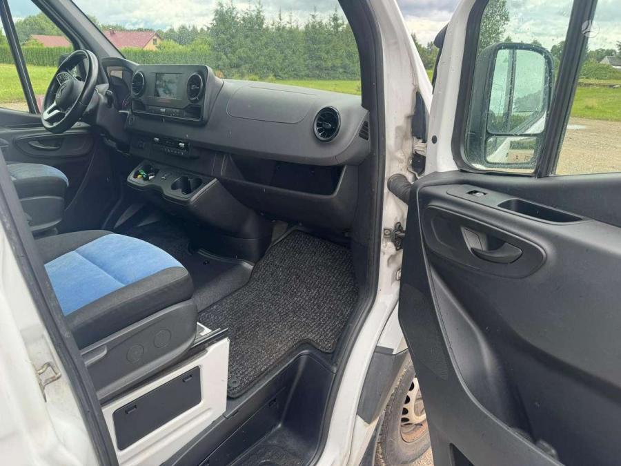 White Mercedes-Benz Sprinter 2018 in Taurage, with an engine capacity of 2.14 L and mileage of 392 thousand km for 16000 €, photo 11 on AUTOMOTO.COM.LV