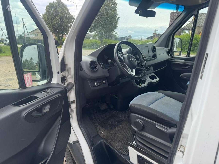 White Mercedes-Benz Sprinter 2018 in Taurage, with an engine capacity of 2.14 L and mileage of 392 thousand km for 16000 €, photo 12 on AUTOMOTO.COM.LV
