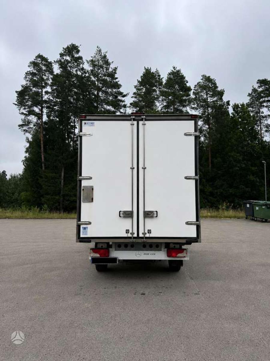 Balts Mercedes-Benz Sprinter 2018 Viļņa, ar dzinēja tilpumu 3.00 L un nobraukumu 296 tūkst. km par 18200 €, foto 4 vietnē AUTOMOTO.COM.LV