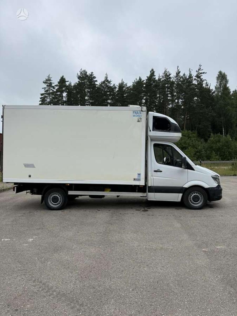 Balts Mercedes-Benz Sprinter 2018 Viļņa, ar dzinēja tilpumu 3.00 L un nobraukumu 296 tūkst. km par 18200 €, foto 5 vietnē AUTOMOTO.COM.LV