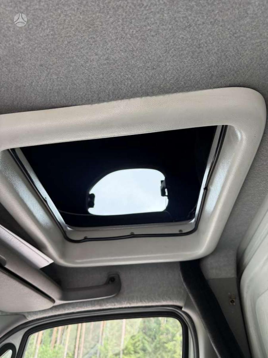 Balts Mercedes-Benz Sprinter 2018 Viļņa, ar dzinēja tilpumu 3.00 L un nobraukumu 296 tūkst. km par 18200 €, foto 11 vietnē AUTOMOTO.COM.LV