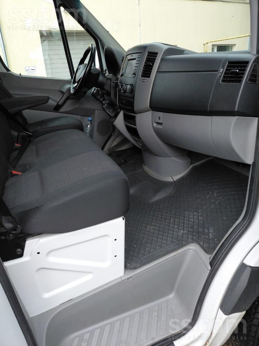 White Mercedes-Benz Sprinter 2018 in Riga, with an engine capacity of 2.20 L and mileage of 280 thousand km for 11500 €, photo 9 on AUTOMOTO.COM.LV