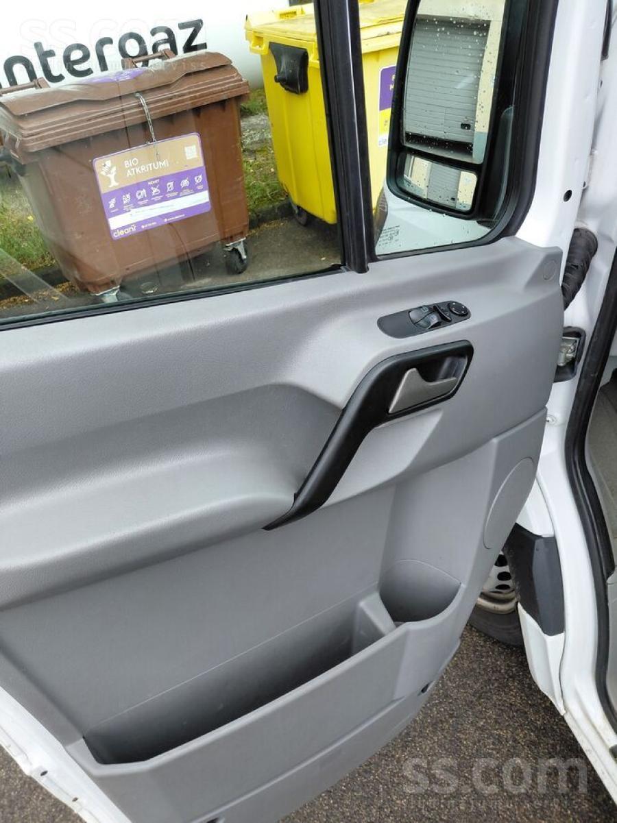 White Mercedes-Benz Sprinter 2018 in Riga, with an engine capacity of 2.20 L and mileage of 280 thousand km for 11500 €, photo 12 on AUTOMOTO.COM.LV