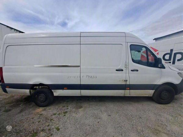 Balts Mercedes-Benz Sprinter 2018 Viļņa, ar dzinēja tilpumu 2.14 L un nobraukumu 416 tūkst. km par 10164 €, foto 3 vietnē AUTOMOTO.COM.LV