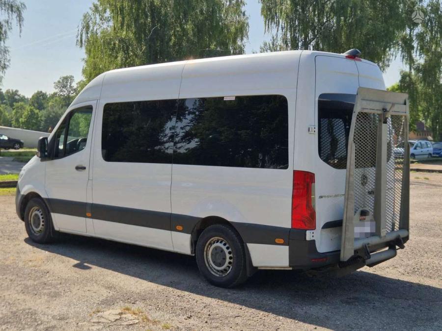 White Mercedes-Benz Sprinter 2018 in Taurage, with an engine capacity of 2.14 L and mileage of 414 thousand km for 16000 €, photo 3 on AUTOMOTO.COM.LV