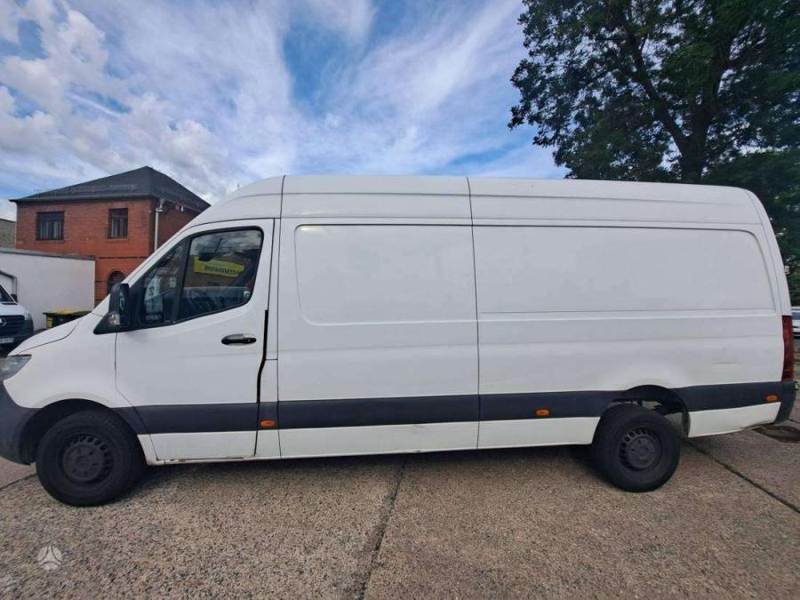 Balts Mercedes-Benz Sprinter 2018 Viļņa, ar dzinēja tilpumu 2.14 L un nobraukumu 391 tūkst. km par 9559 €, foto 1 vietnē AUTOMOTO.COM.LV