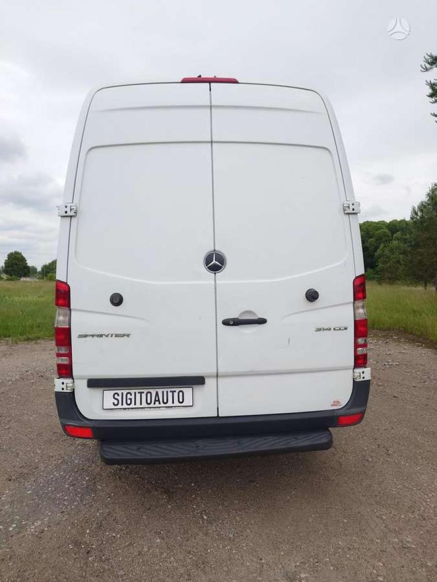 White Mercedes-Benz Sprinter 2018 in Taurage, with an engine capacity of 2.14 L and mileage of 342 thousand km for 8300 €, photo 7 on AUTOMOTO.COM.LV